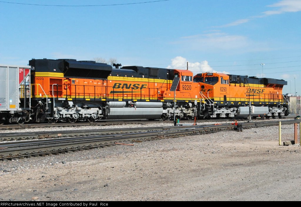 BNSF 9220 & 6290 Helpers On Excel South Bound Coal Train